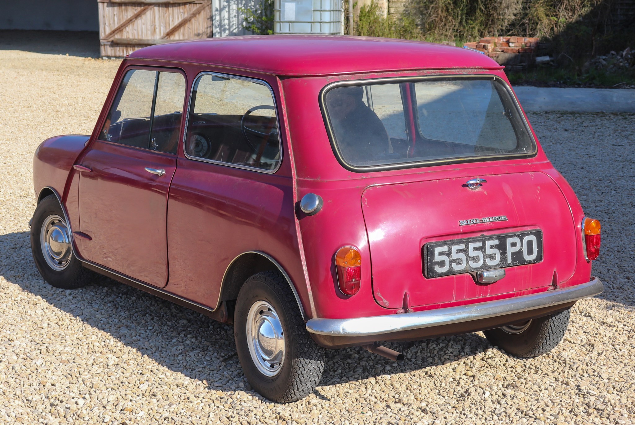 The Classic Mini: How Britain’s Smallest Car Became a Global Sensation ...