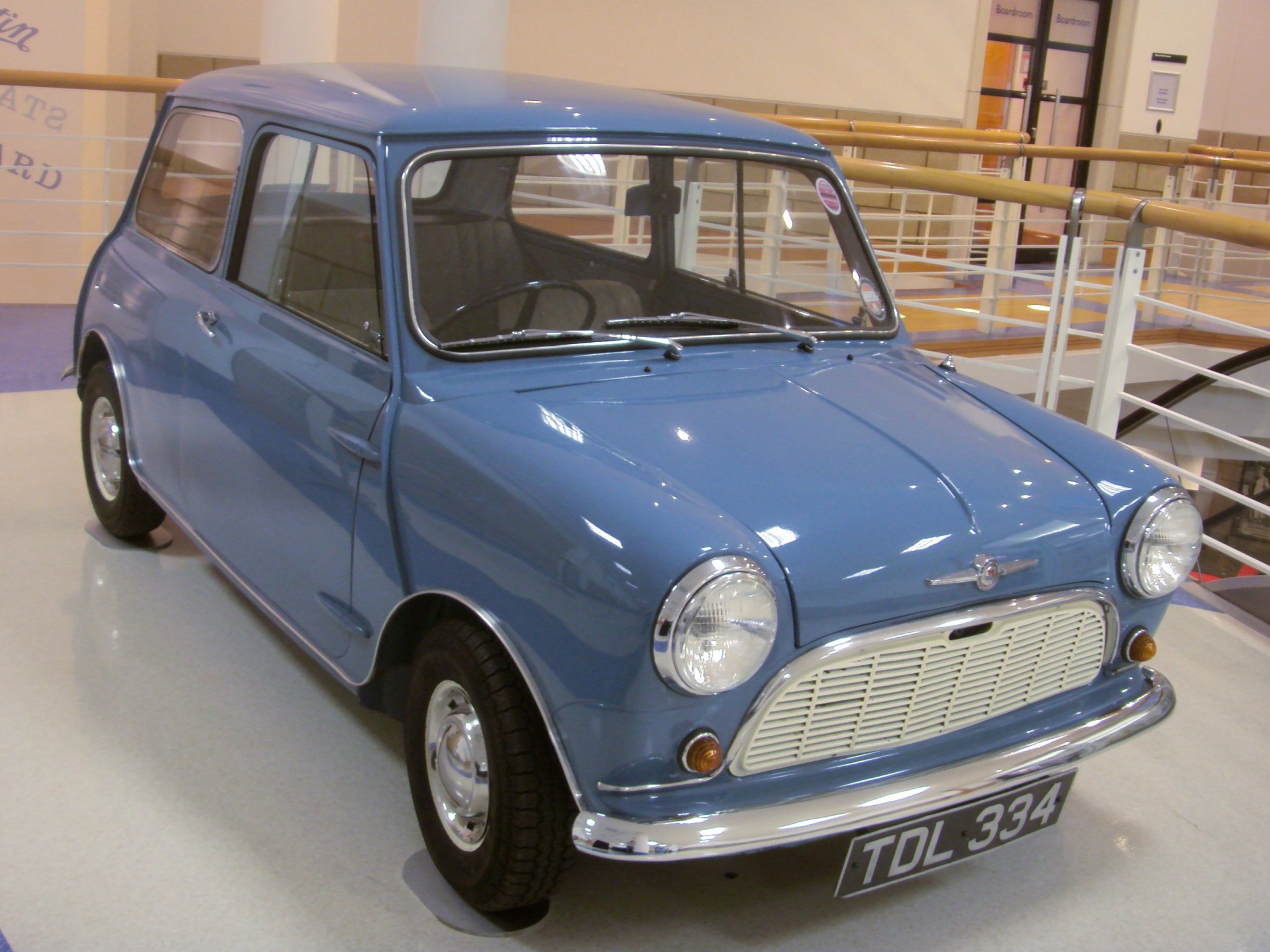 The Classic Mini: How Britain’s Smallest Car Became a Global Sensation ...