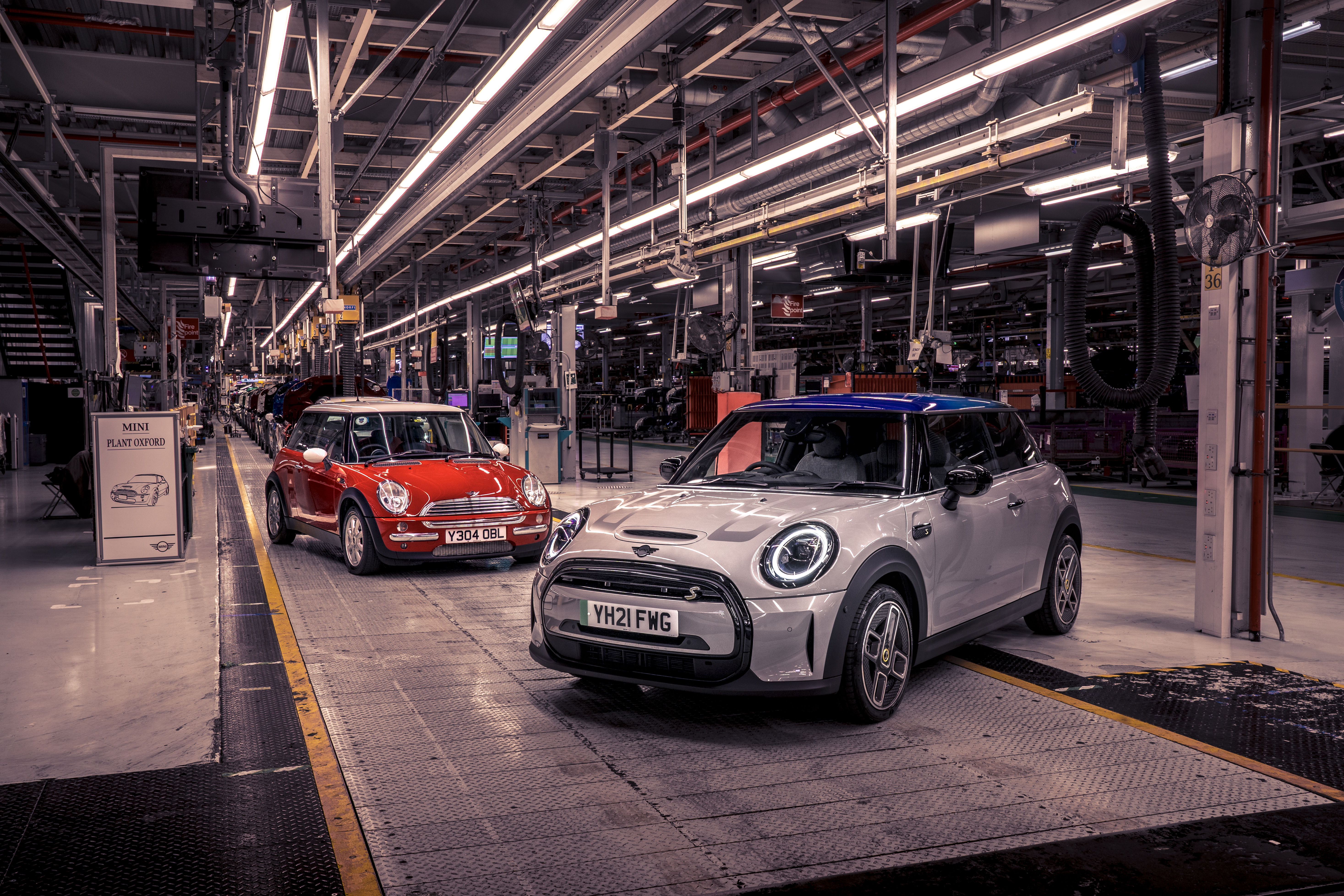 The Classic Mini: How Britain’s Smallest Car Became a Global Sensation ...