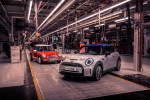 The Classic Mini: How Britain’s Smallest Car Became a Global Sensation ...