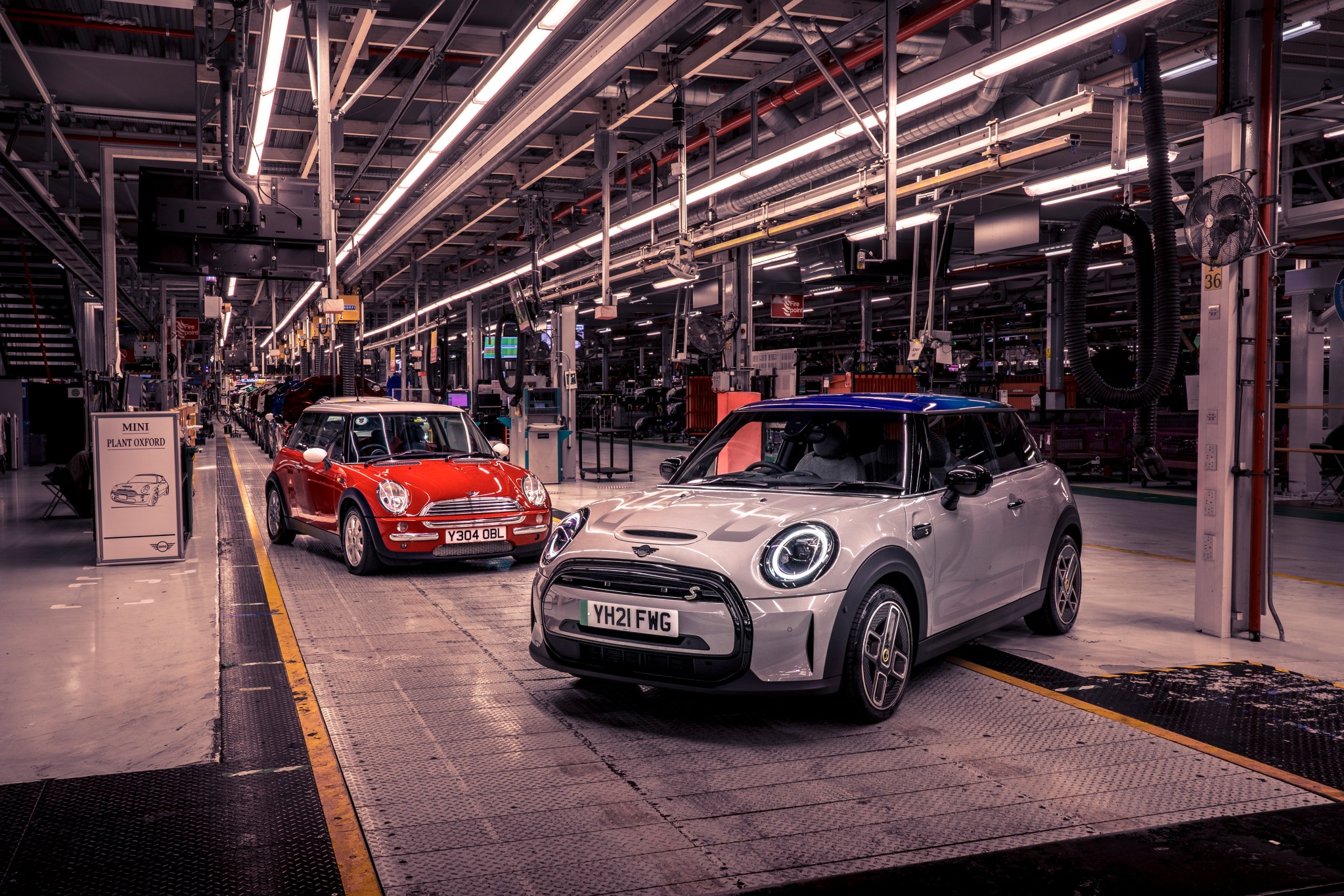 The Classic Mini: How Britain’s Smallest Car Became a Global Sensation ...